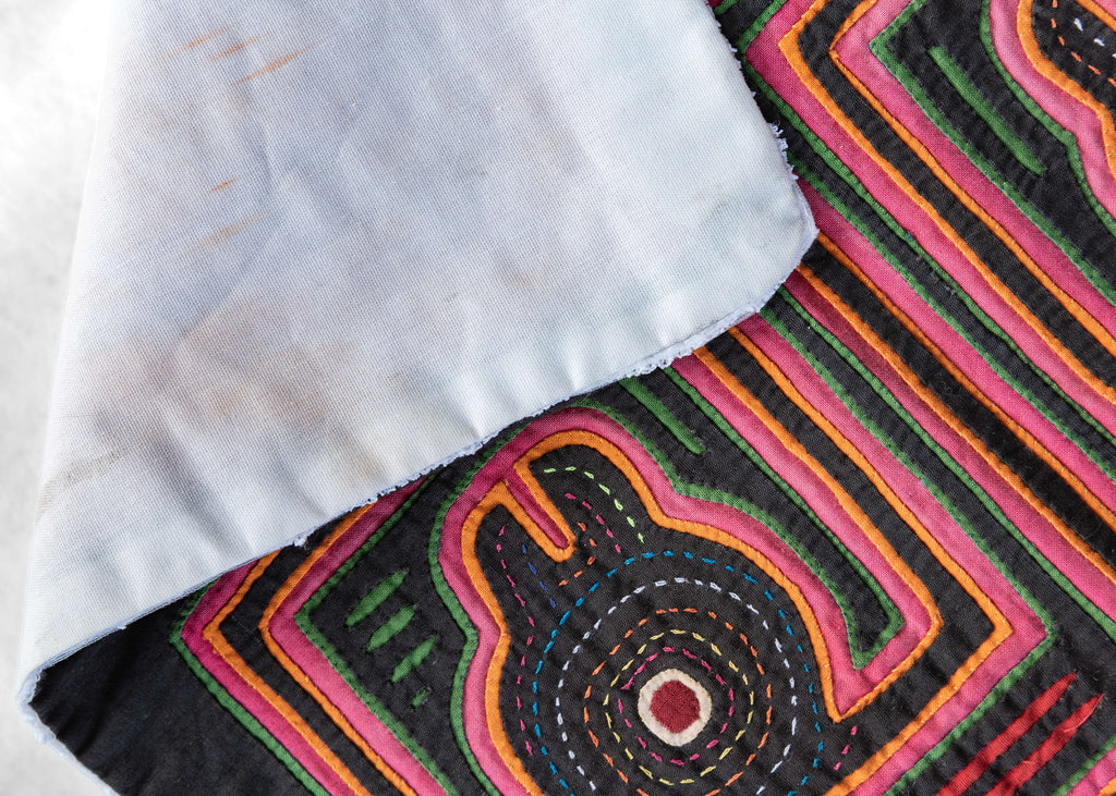 Animal Head Guna Mola Cloth - 1'1 x 1'4 – HEIRLOOM