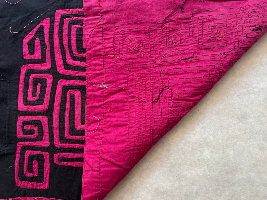 Pink & Black Birds Guna Mola Cloth - 1'1 x 1'8 – HEIRLOOM