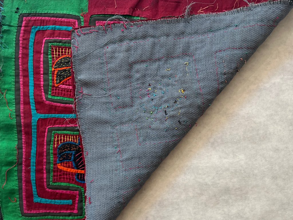 Hummingbird Guna Mola Cloth - 1'2 x 1'5 – HEIRLOOM