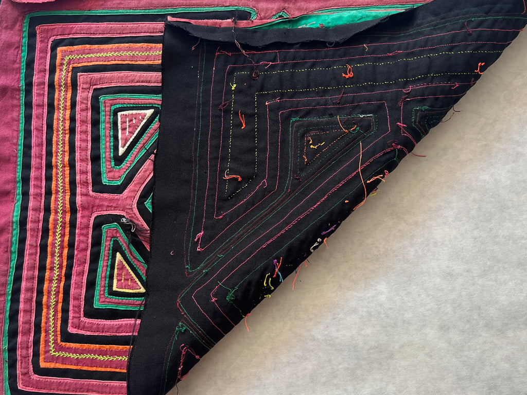 Parrot Guna Mola Cloth - 1'1 x 1'4 – HEIRLOOM