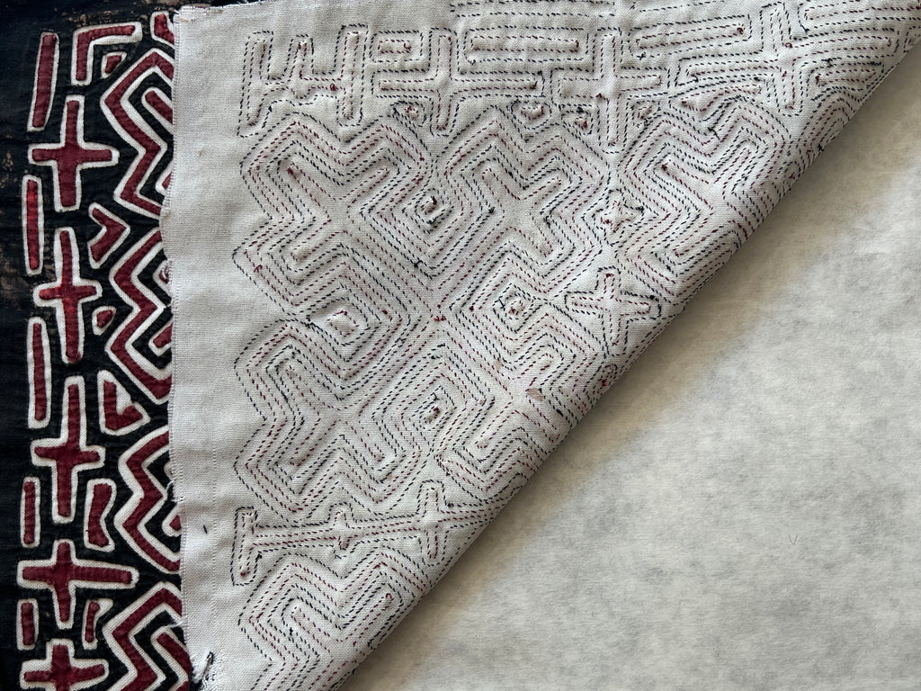 X's Guna Mola Cloth - 1' x 1'3 – HEIRLOOM
