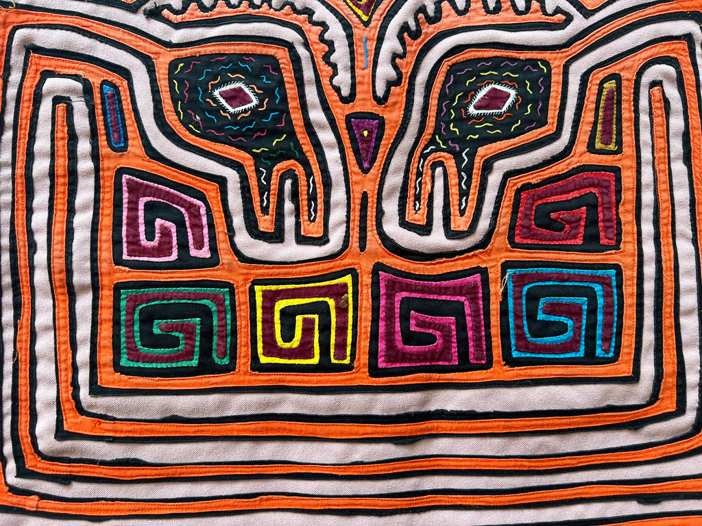 Psychedelic Bird Guna Mola Cloth - 1'3 x 1'7 – HEIRLOOM