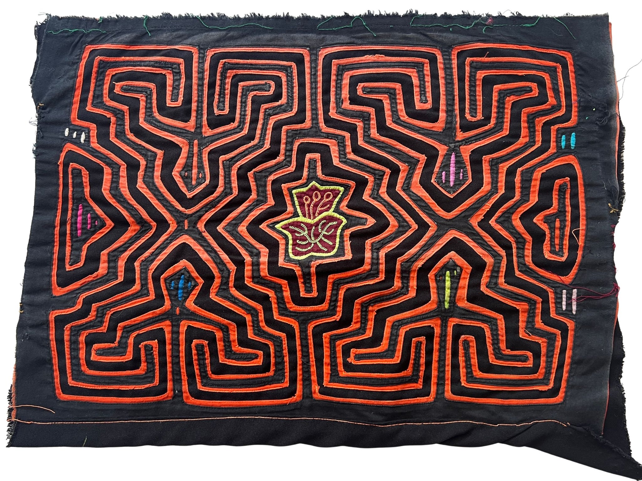 Floral Maze Guna Mola Cloth - 1'1 x 1'5 – HEIRLOOM