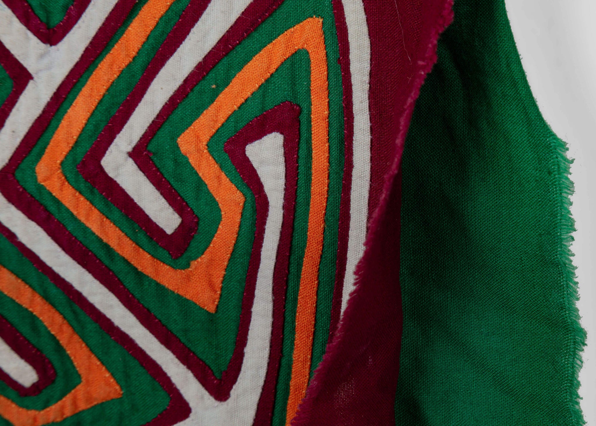 Guna Mola Cloth - 1'1 x 1'4 – HEIRLOOM