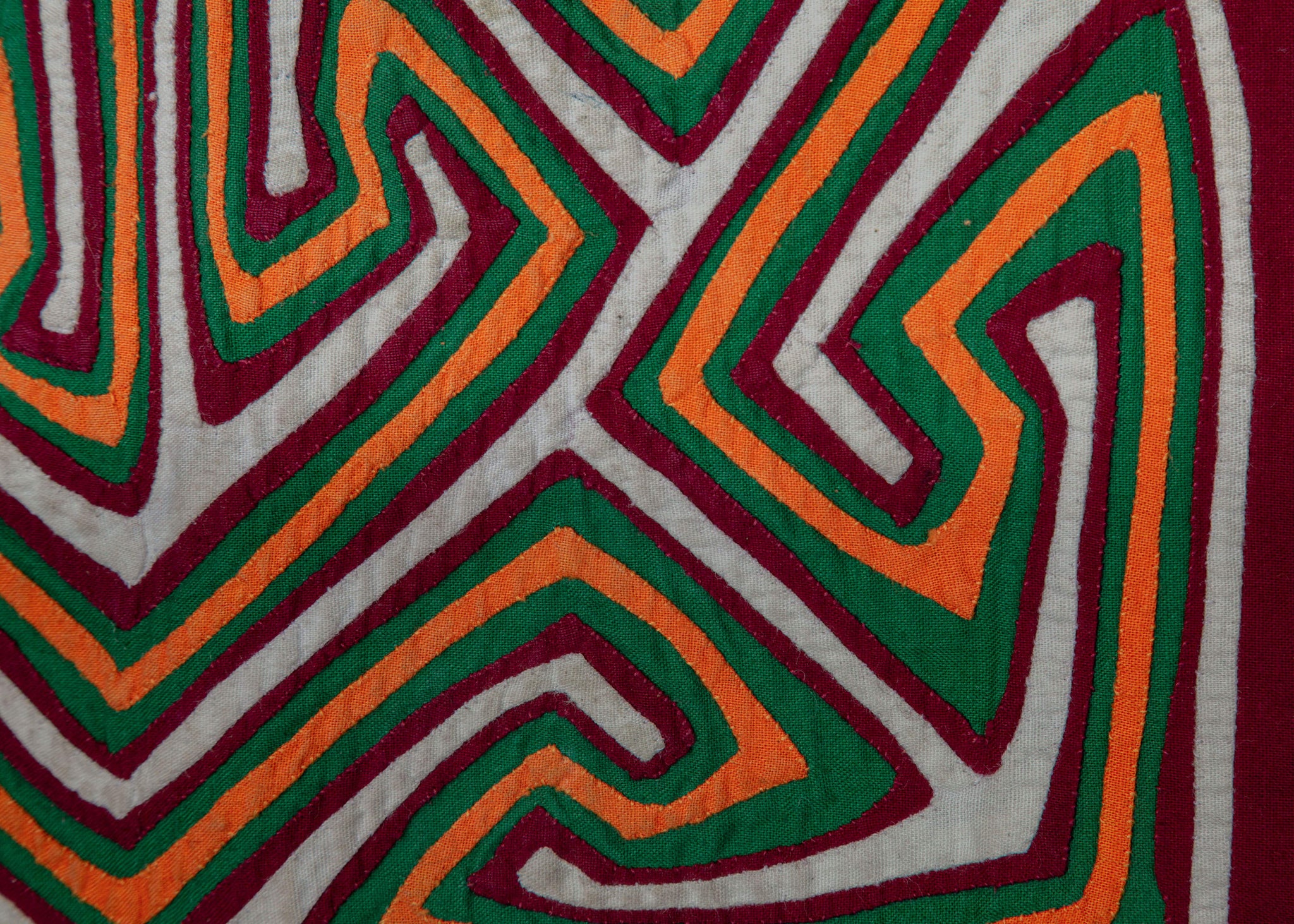 Guna Mola Cloth - 1'1 x 1'4 – HEIRLOOM