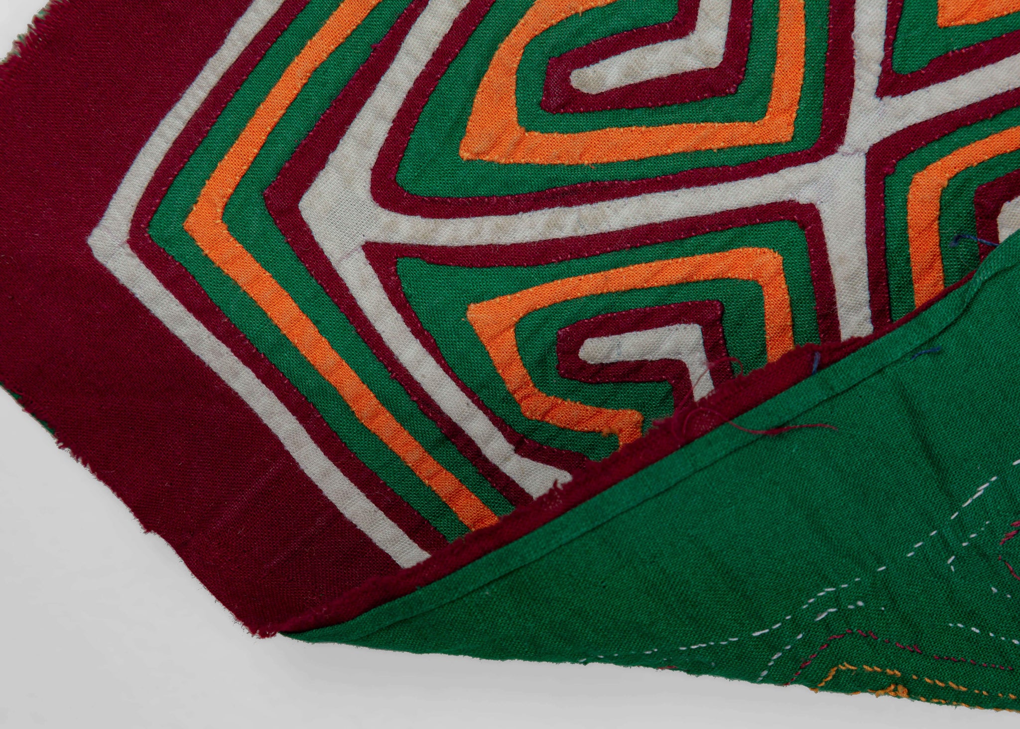 Guna Mola Cloth - 1'1 x 1'4 – HEIRLOOM